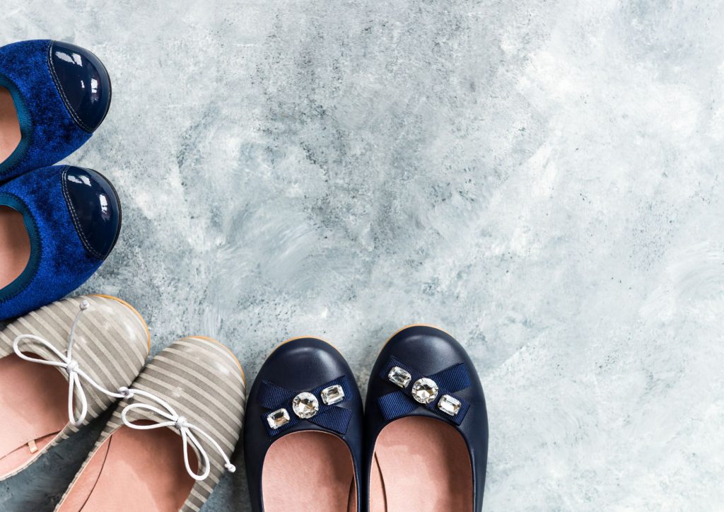 כאן כדי להישאר: נעלי בובה לנשים הן לא טרנד חולף - Rami Lee